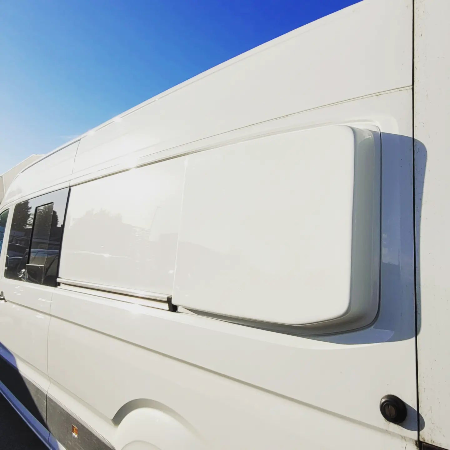 Crafter/MAN TGE - Sleeping pods - LWB - 2018 ONWARDS – Black Rock ...